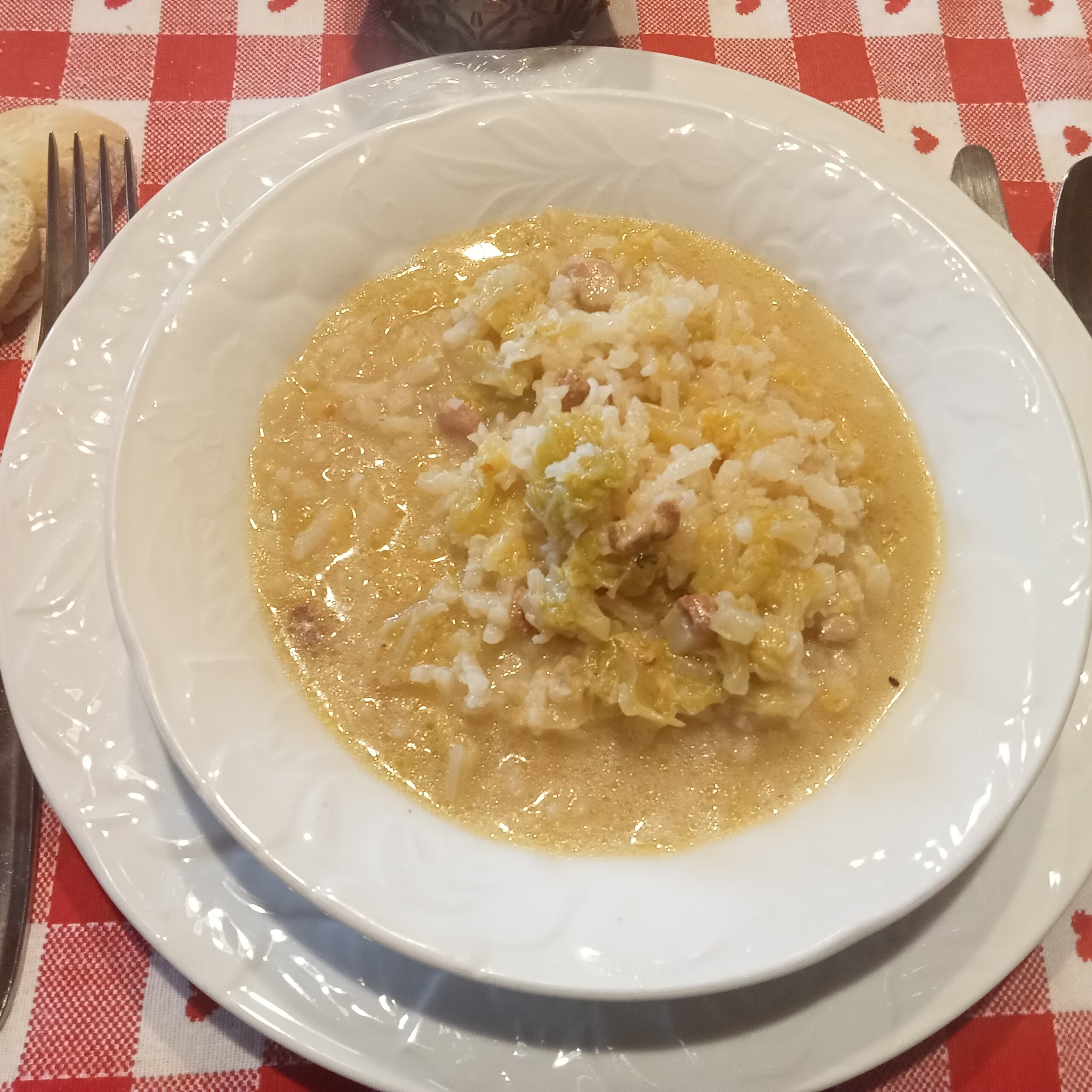 Minestra di riso con la verza - I Menu dell'Amicizia Minestra di riso con la verza - I Menu dell'Amicizia